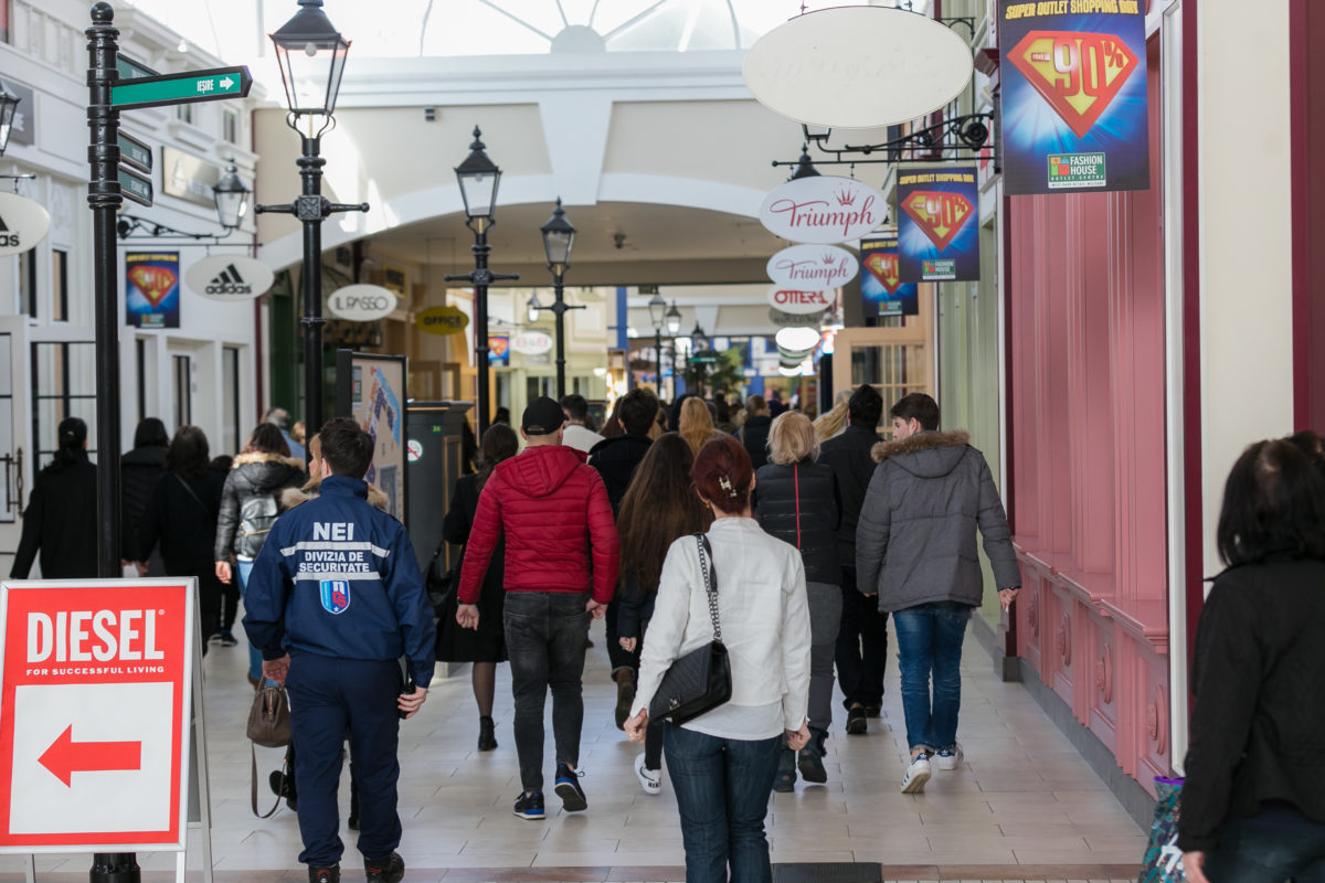 Fashion outlet near Bucharest sees 10% increase in sales in 2017 ...