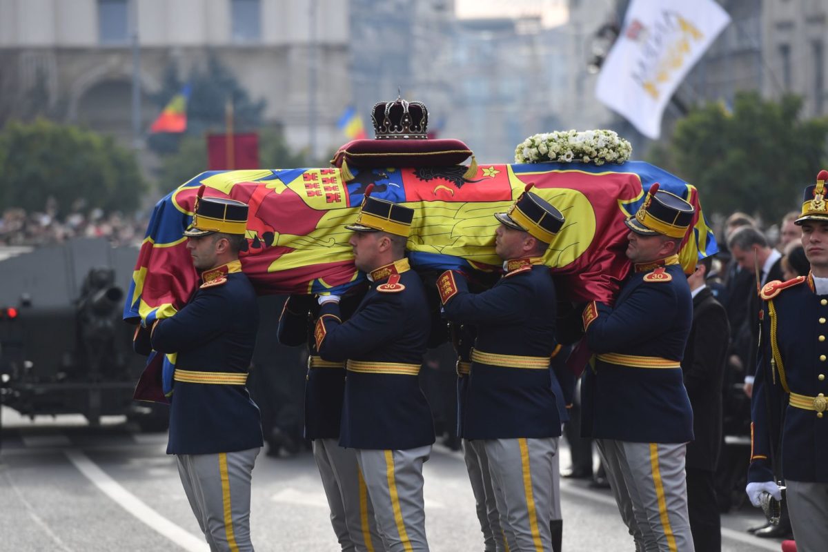 Thousands join funeral of Romania’s last king | Romania Insider