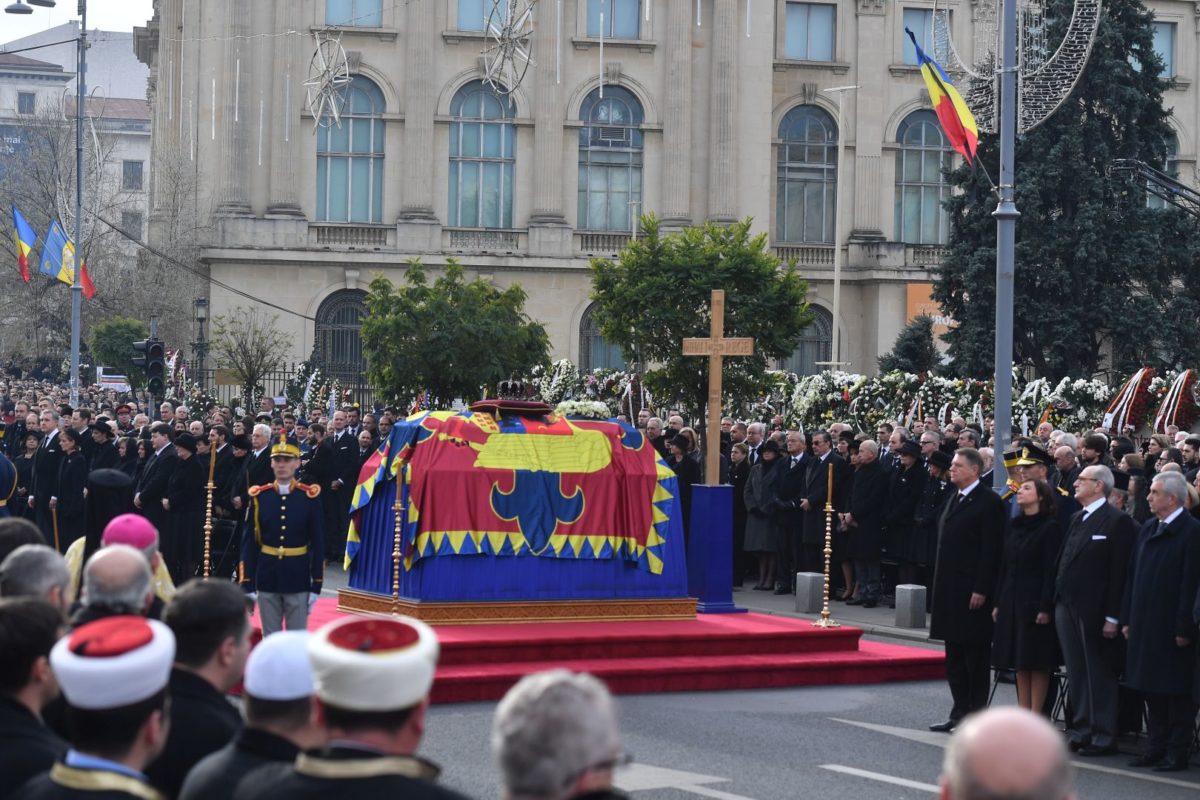 Thousands join funeral of Romania’s last king | Romania Insider