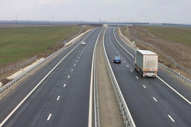 Report: One building permit for each 7 km of motorway built in Romania ...
